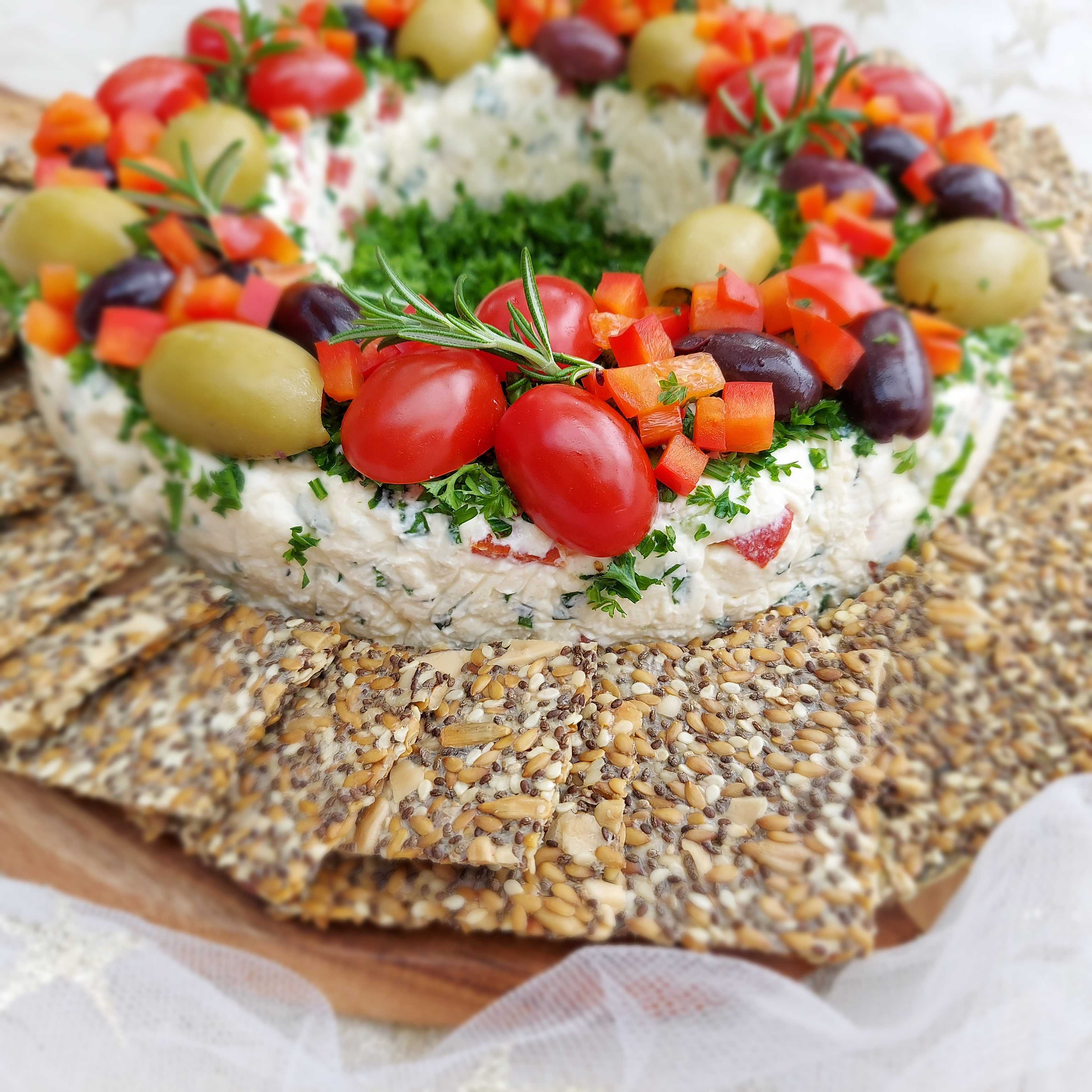 Christmas Cheese Log Recipe – Superseed Crackers